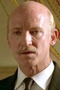 Léon: The Professional (1994) - BingeBeast